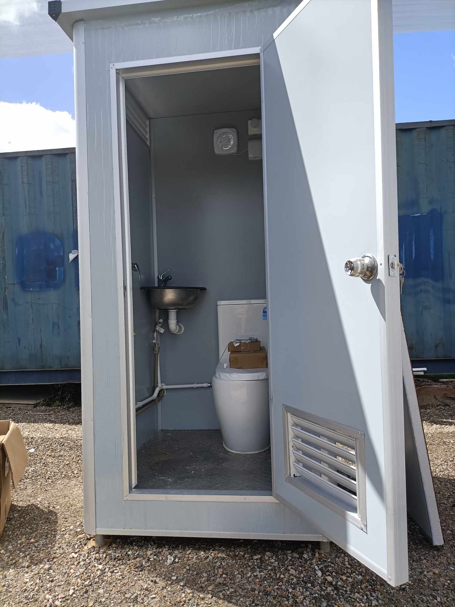 Outdoor Bathroom Pods – AOH Manufacturing